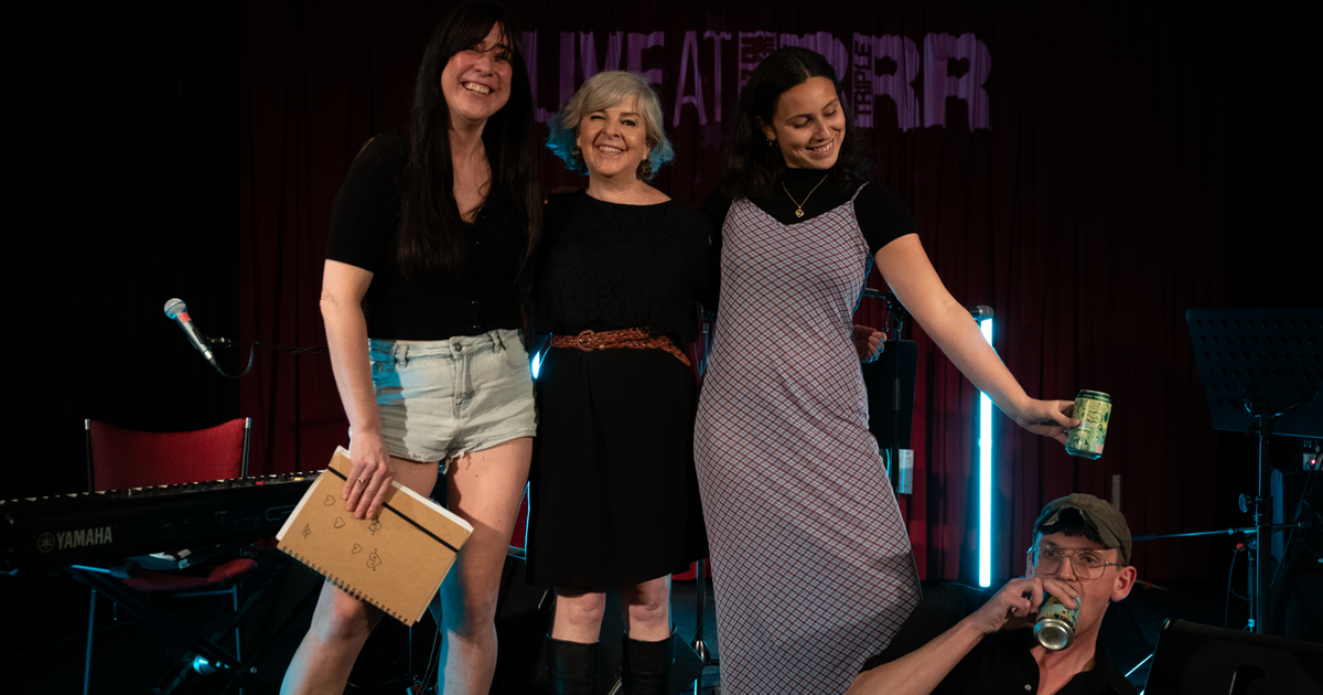 Articles: Photo Gallery: Sarah Mary Chadwick Live at RRR — Triple R 102 ...