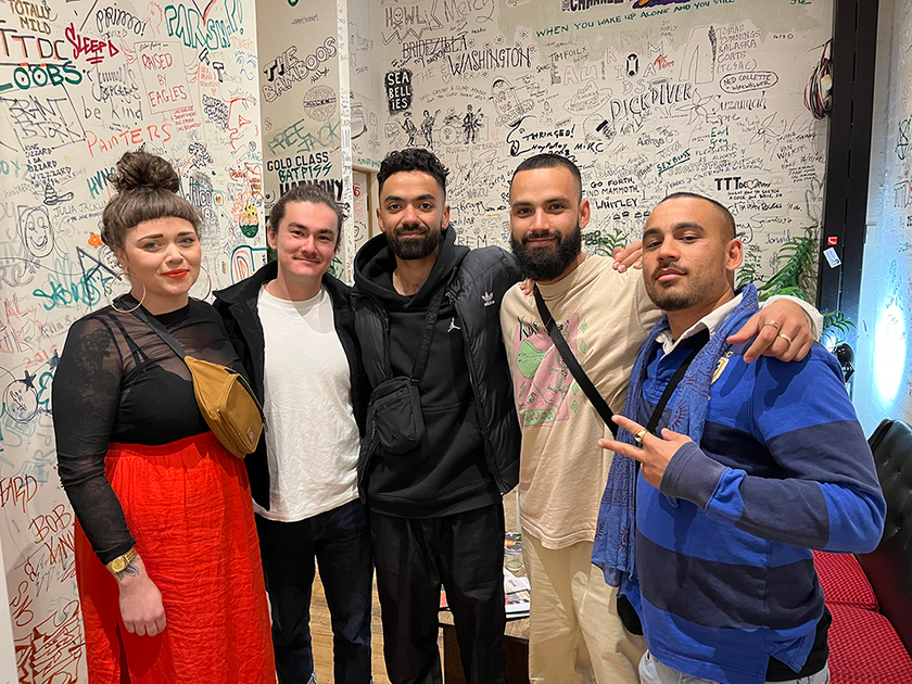 Articles: Photo Gallery: Izy Live at RRR — Triple R 102.7FM, Melbourne ...