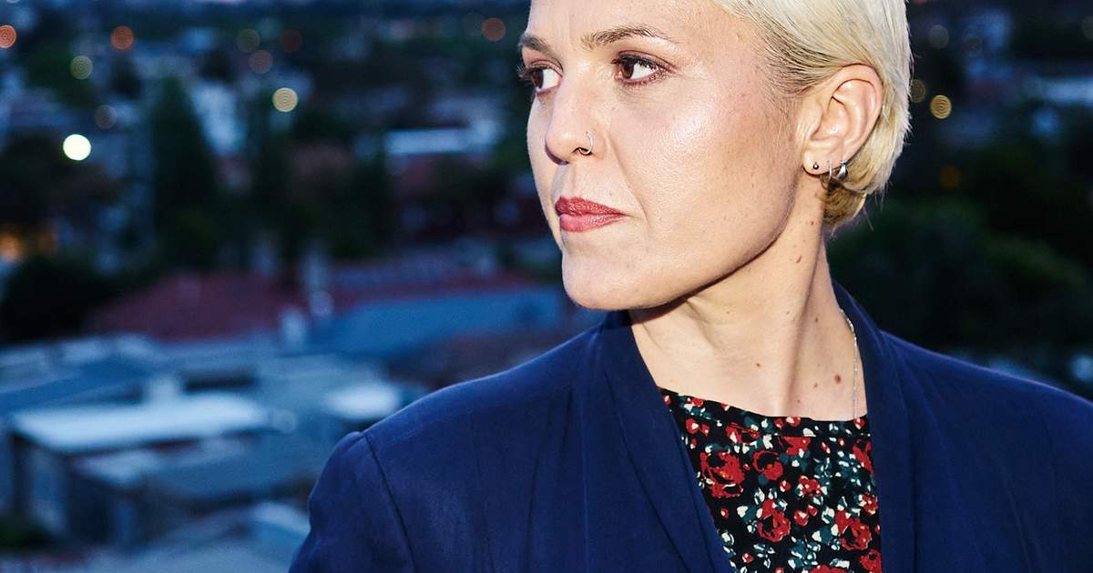 Articles: Watch Liz Stringer's Live Performance During Out On The Patio ...