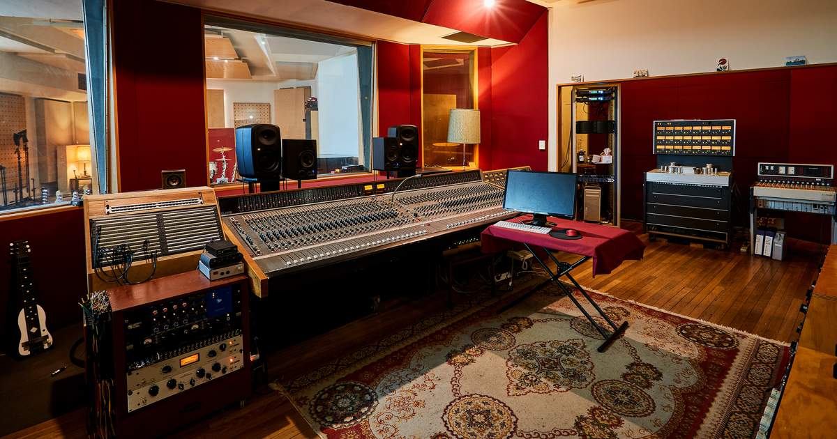Head Gap Recording Studio — Triple R 102.7FM, Melbourne Independent Radio